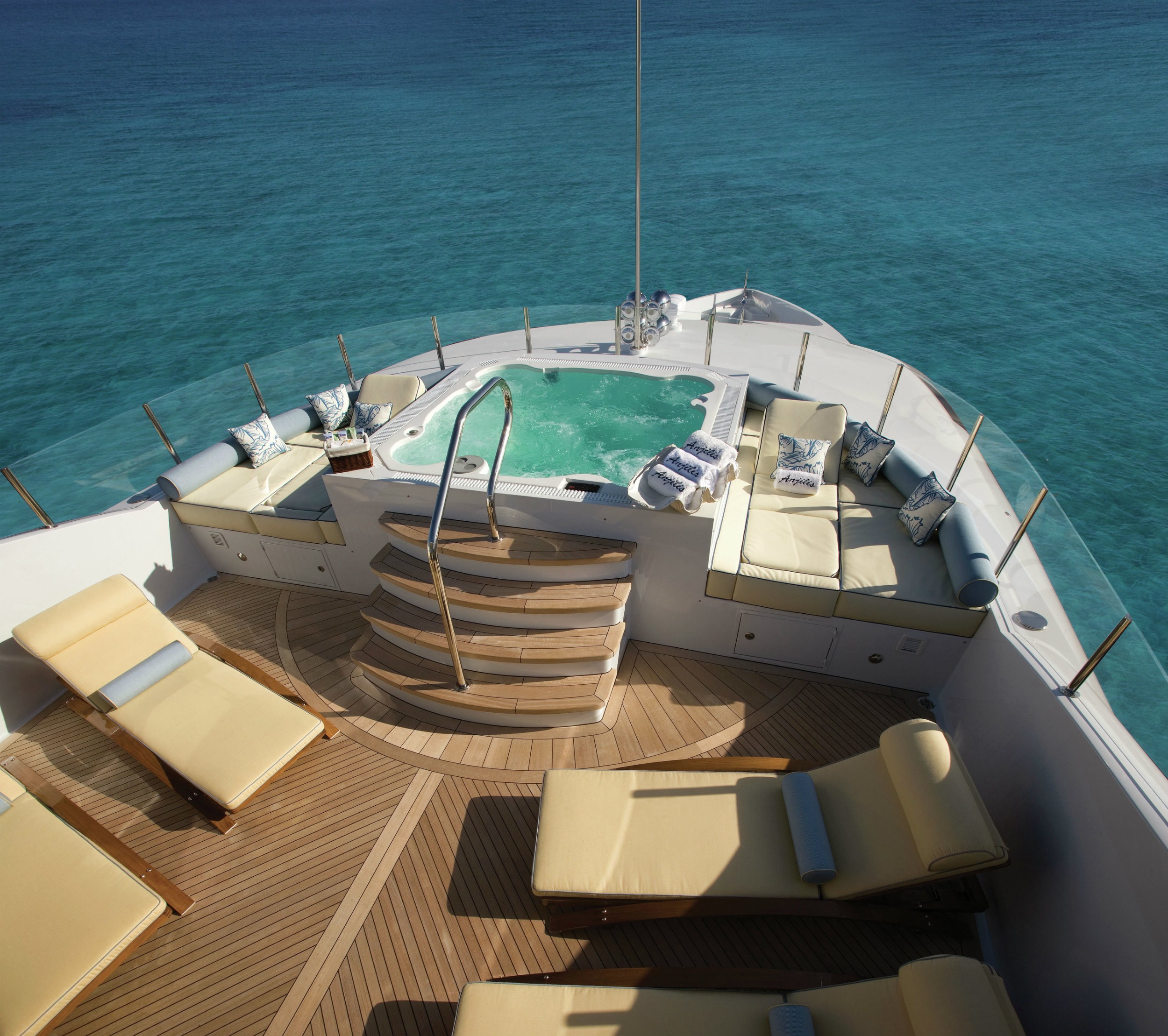 Yacht REEF CHIEF, Trinity Yachts | CHARTERWORLD Luxury Superyacht Charters